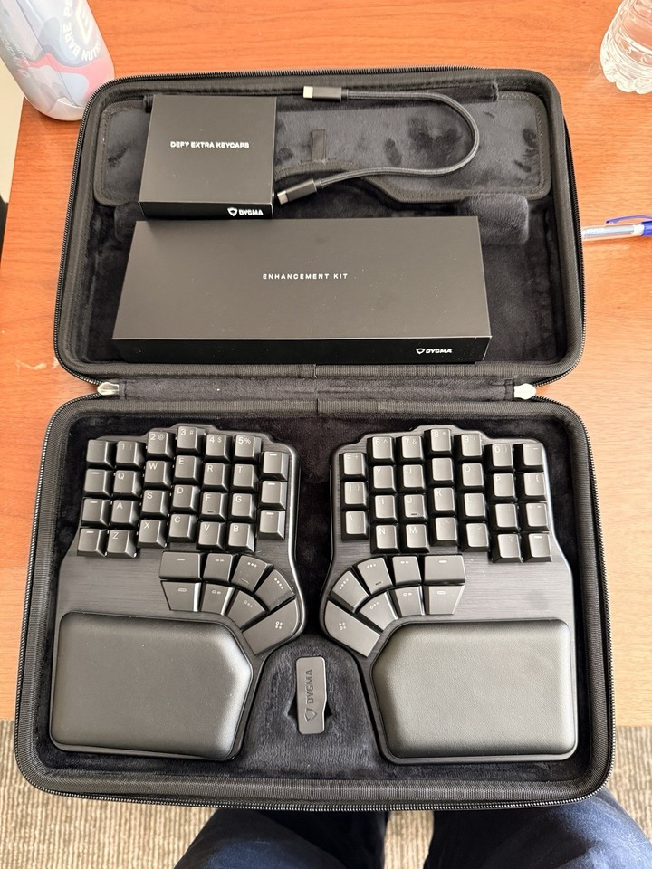 Dygma Defy Split Wireless Ergonomic Mechanical Keyboard - Tenting ...