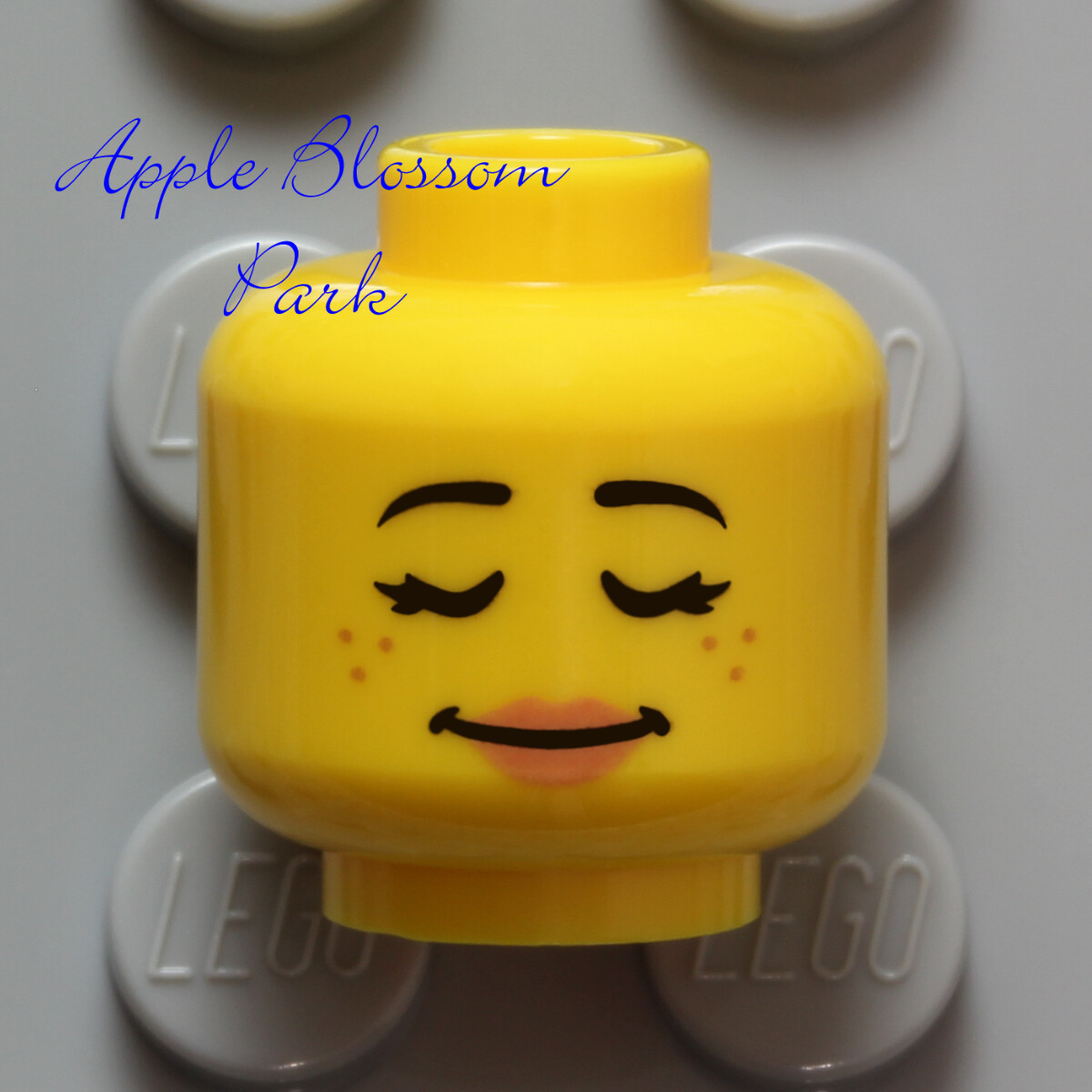 NEW Lego Child MINIFIG HEAD - Female Girl Kid w/Freckles Big Smile ...