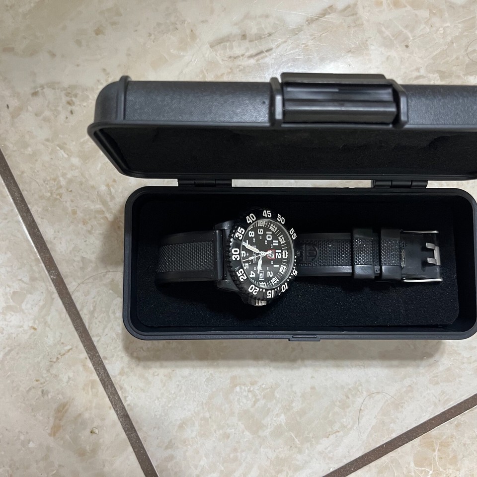 Luminox Original Navy SEAL 3051 44mm Black Carbon Fiber Case with Black ...