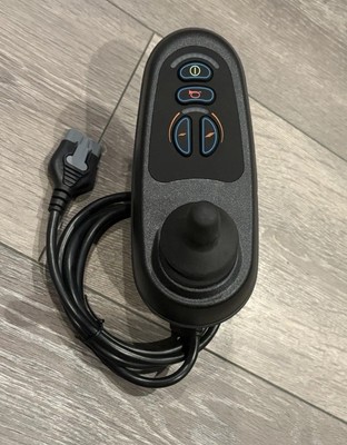 PG DRIVES ELECT WHEELCHAIR VR2 JOYSTICK CONTROLLER D50677 4-KEYS | eBay