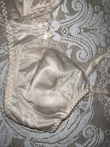 VTG CELEBRITY SMOOTH SATIN 3406 unlined SECOND SKIN NO WIRE training ...