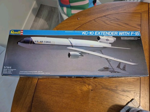 Revell 1:144 KC-10 Extender With F-15 McDonnell Douglas 4524 | eBay UK