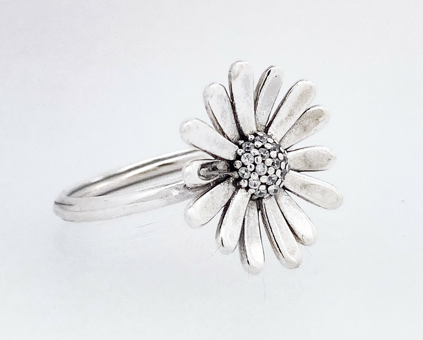 NEW 100% Authentic PANDORA 925 Silver Pavé Daisy Flower Statement Ring ...