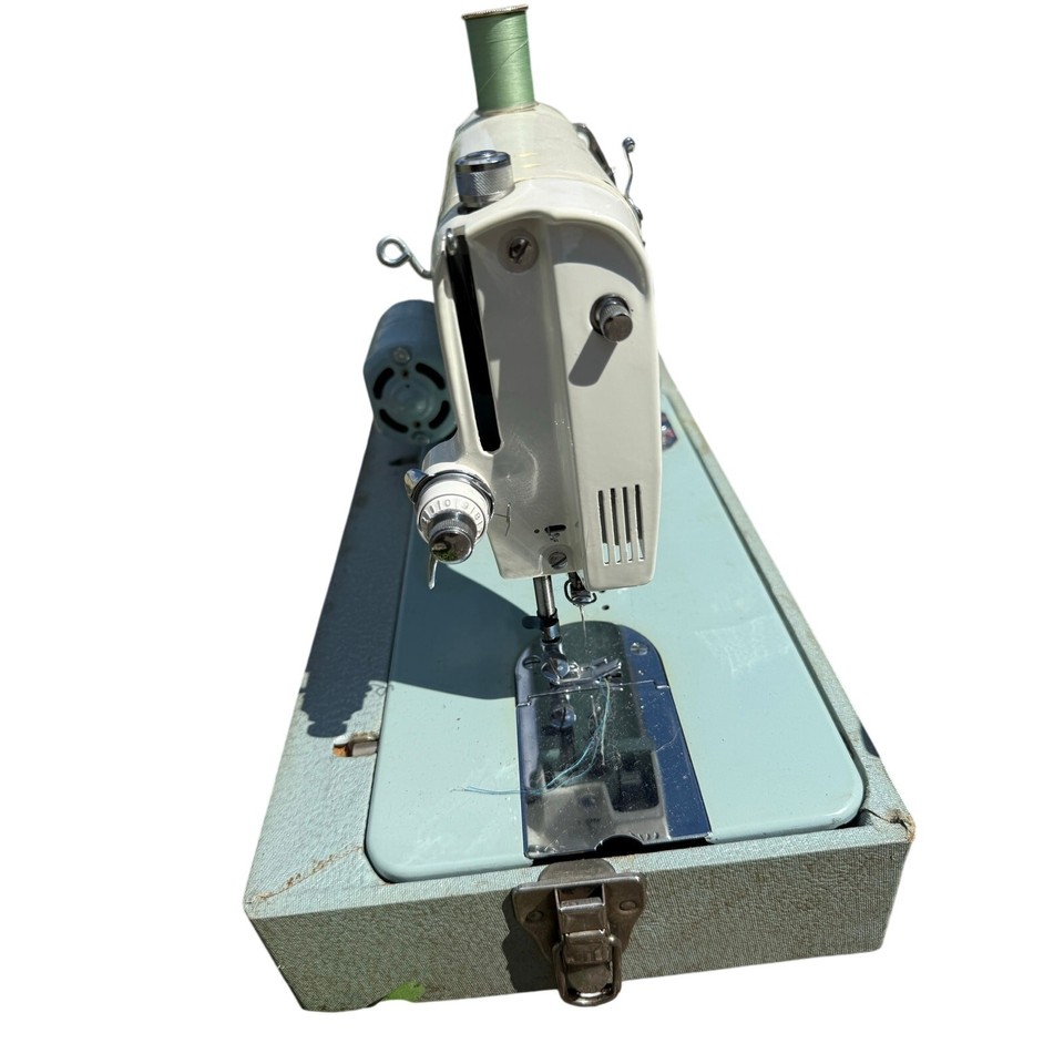 DRESSMAKER SEWING MACHINE MODEL MINT GREEN WITH CASE | eBay
