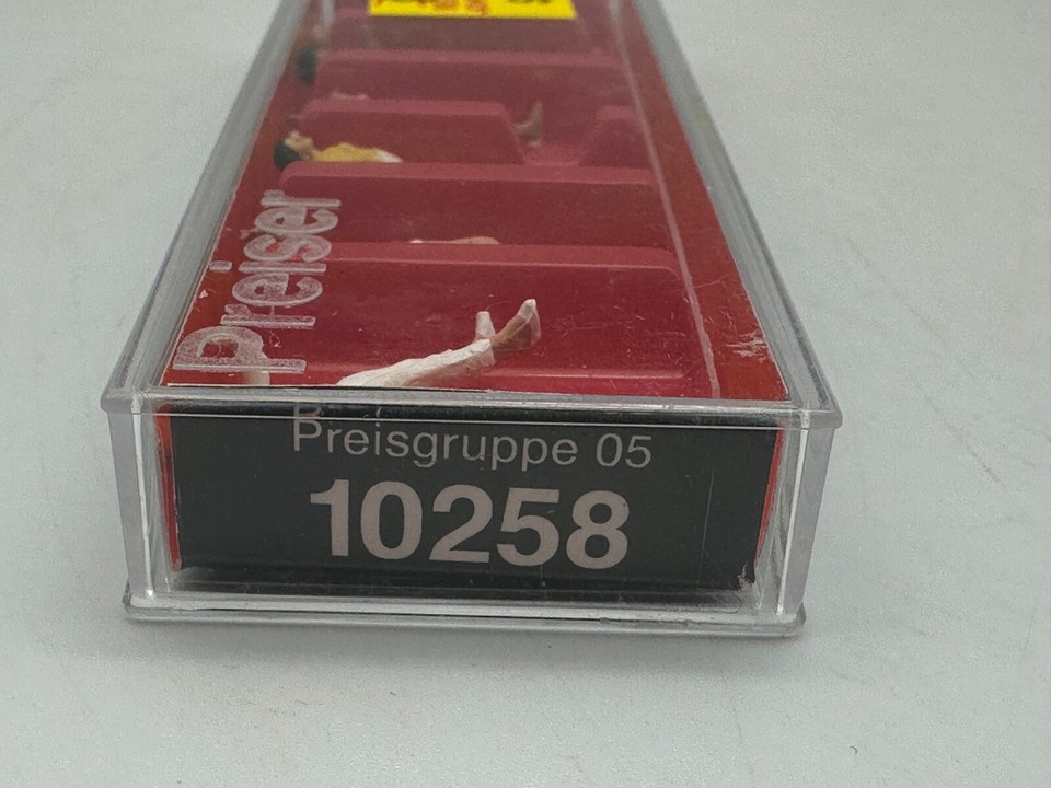 Preiser HO Scale #10258 Set of 6 Girls Meeting Figures, 1:87, NIB, Lot ...