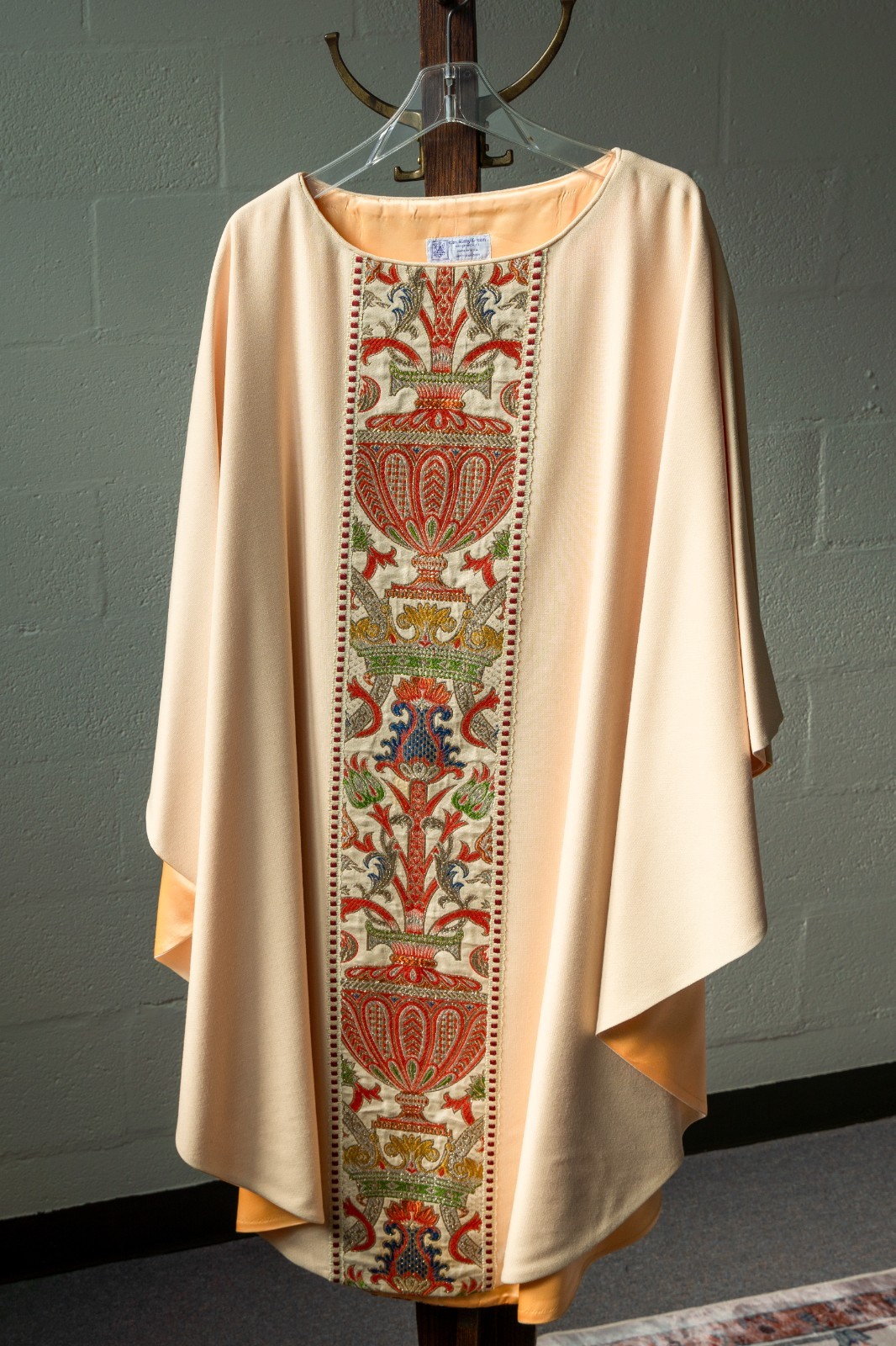 White vestment chasuble w/stole, Almy Used in good condition | eBay