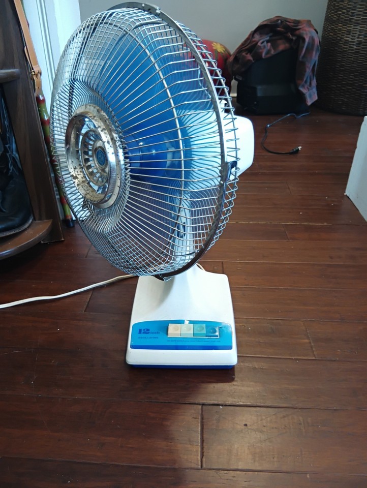 Vintage Galaxy 12" 3 Speed Oscillating Fan Type 12 Transparent Blue ...