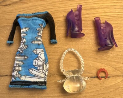 Monster High G1 Abbey Bominable Fashion Pack Complete Set Mattel Y0401 ...