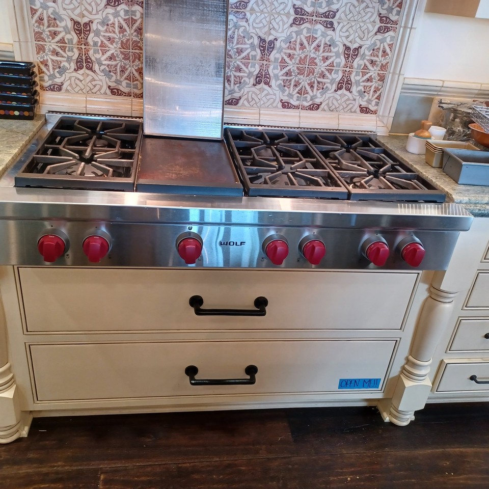 Wolf 48" French Style Natural Gas Cooktop 6 Burners + Griddle Very Nice ...