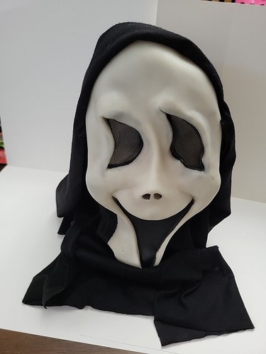 Fun World Scream Mask Ghost Face Fun World Div Fantastic Faces VINTAGE ...