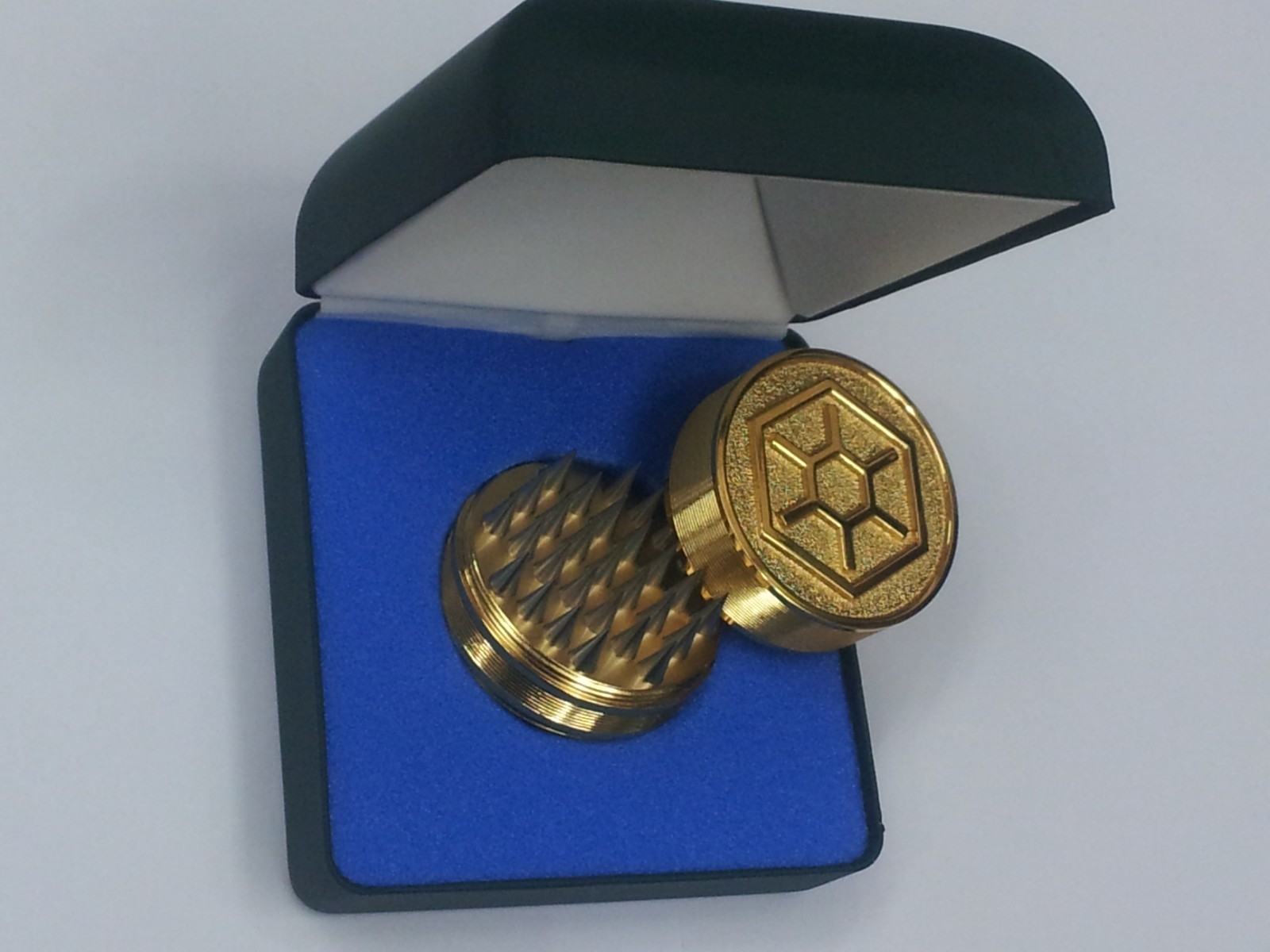 Hexagon Power System Therapy Pyramidal effects 29 needles Power Bong ...