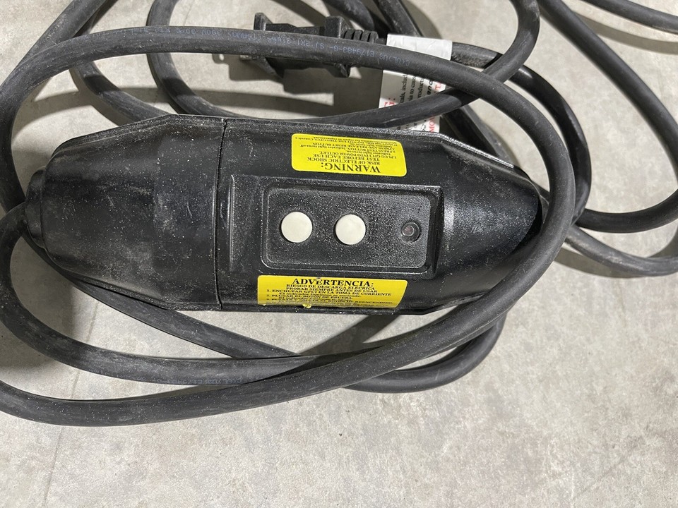 DEWALT DWC860W 4-3/8-Inch Wet/Dry Masonry Saw-Used And Great Working ...