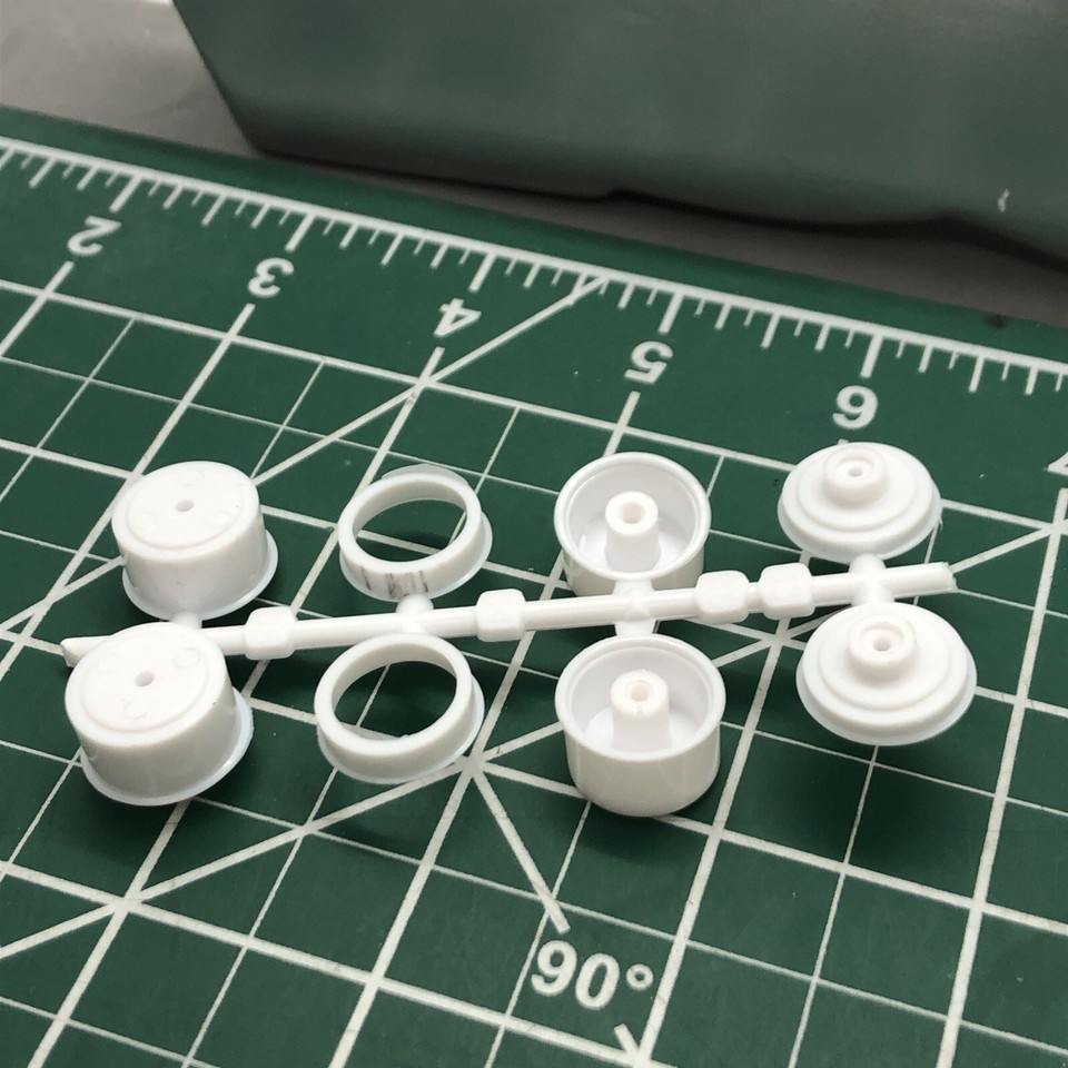 2) Each Front & Rear White Centerline Wheels W Backs 1:25 AMT LBR Model ...