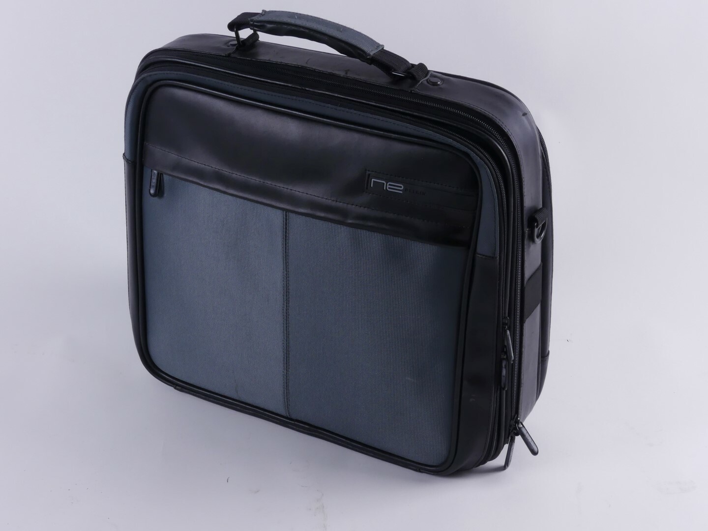 NE BELKIN BUSINESS LAPTOPTASCHE NOOTBOOKTASCHE SCHWARZ GRAU 17ZOLL ...