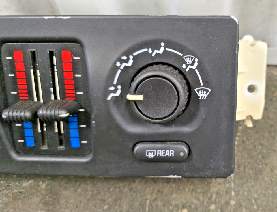OEM 15832315 A/C HEATER CLIMATE CONTROL CHEVY SILVERADO TAHOE SUBURBAN ...