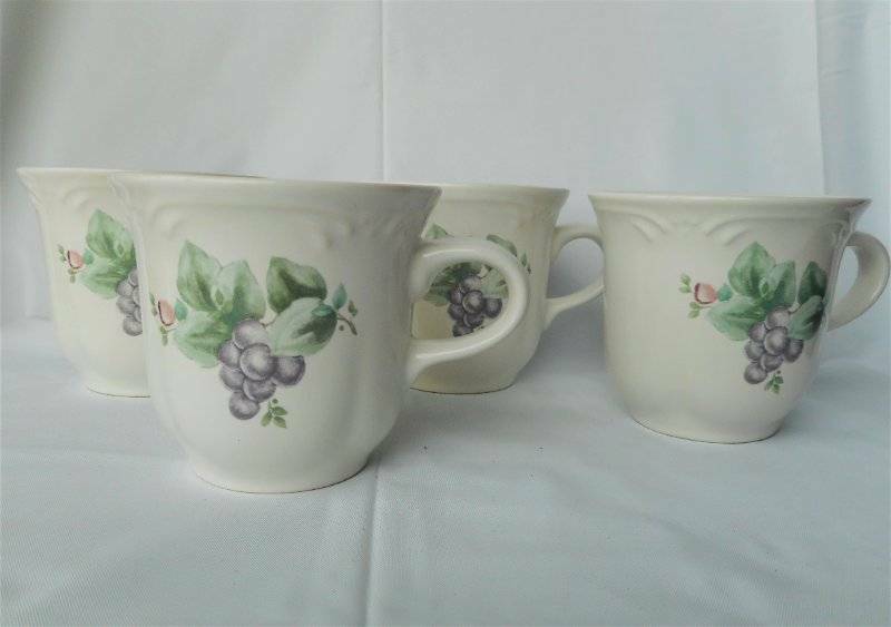Pfaltzgraff Grapevine Pattern Set of 4 Coffee Mugs 10 oz. | eBay