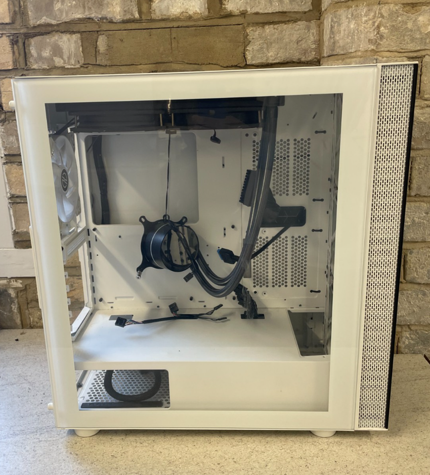 PC Specialist Zicron Elite R Gaming PC Empty Case With Some Computer ...
