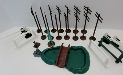 Vtg Bachmann Plasticville Bridge, Pond, Power Poles, Fences, Pump, BBQ ...