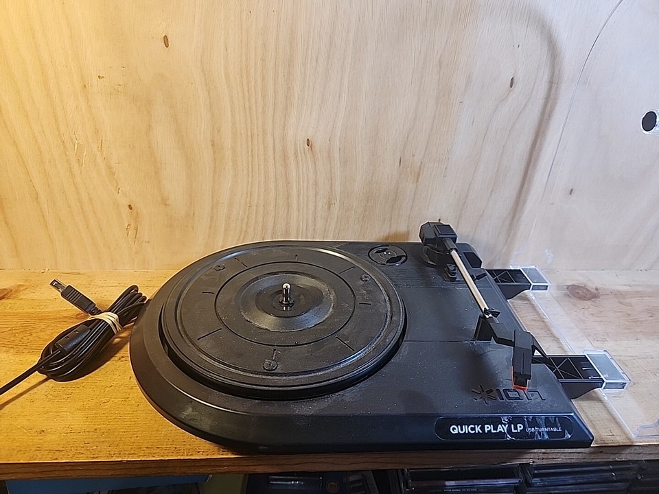 ION QUICK PLAY LP USB Powered LP-to-MP3 Turntable with Cables 115 V ...