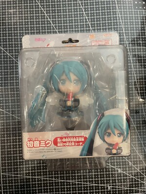 Hatsune Miku Nendoroid Co-de Red Feather 70th Anniversary (With ...