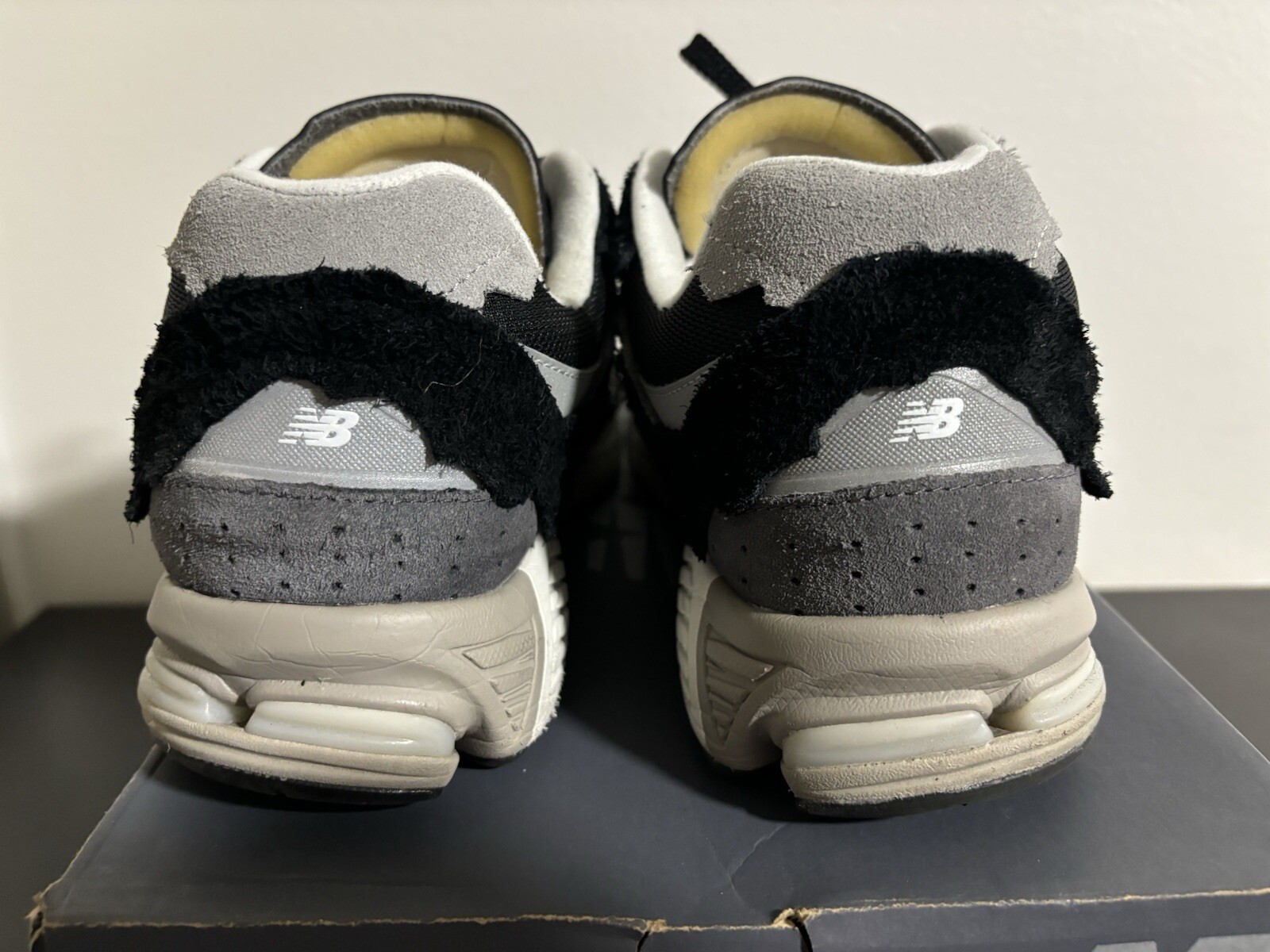 New Balance 2002R Protection Pack - Black Grey Size 10 M2002RDJ 1906 ...