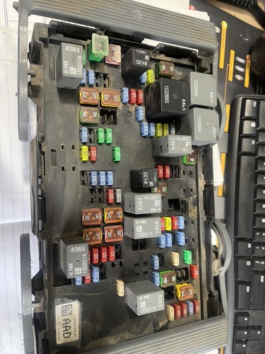 10-13 Chevrolet Silverado Fuse Box OEM 25941370 Module 660-29C1 new ...