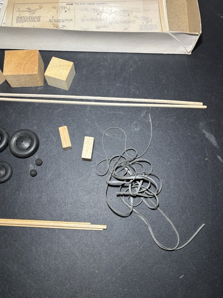 OPEN! Comet Lockheed P38 Lightning 34” Flying Balsa Wood Scale Rubber ...