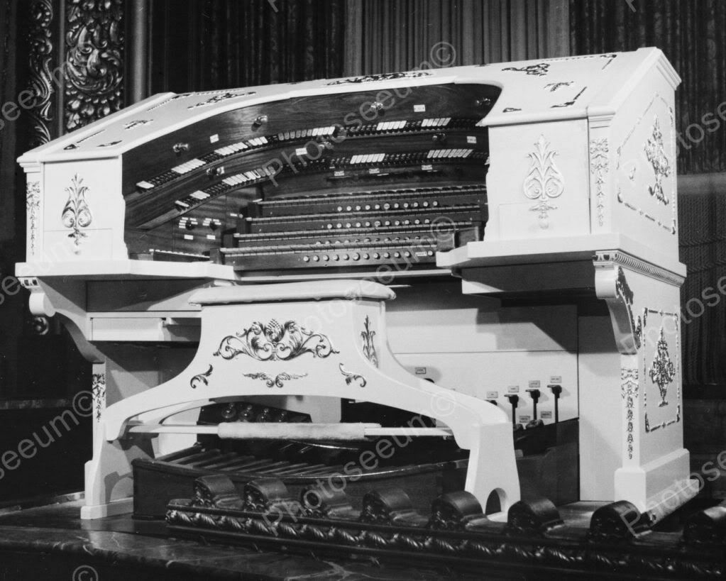 Robert Morton Pipe Organ