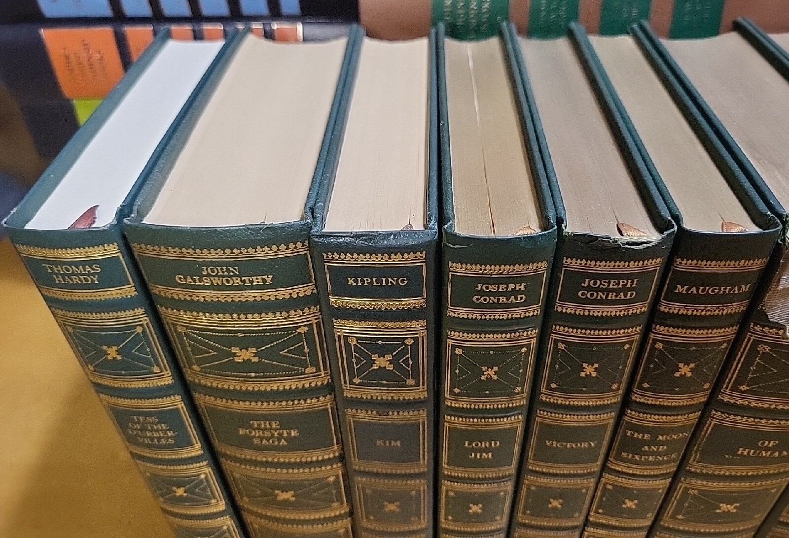 20 International Collectors Library Classics Americana Bookshelf Decor ...