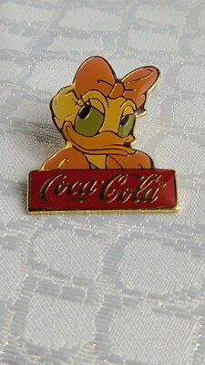 Disney Daisy Duck Pin badge WDW Cast 15th Anniversary Coca-Cola LE 1986 ...