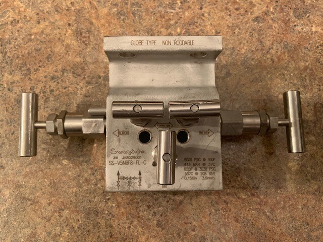 Swagelok SS-V5NBF8-FL-G Instrument Manifold 6000psi 1/2in | eBay