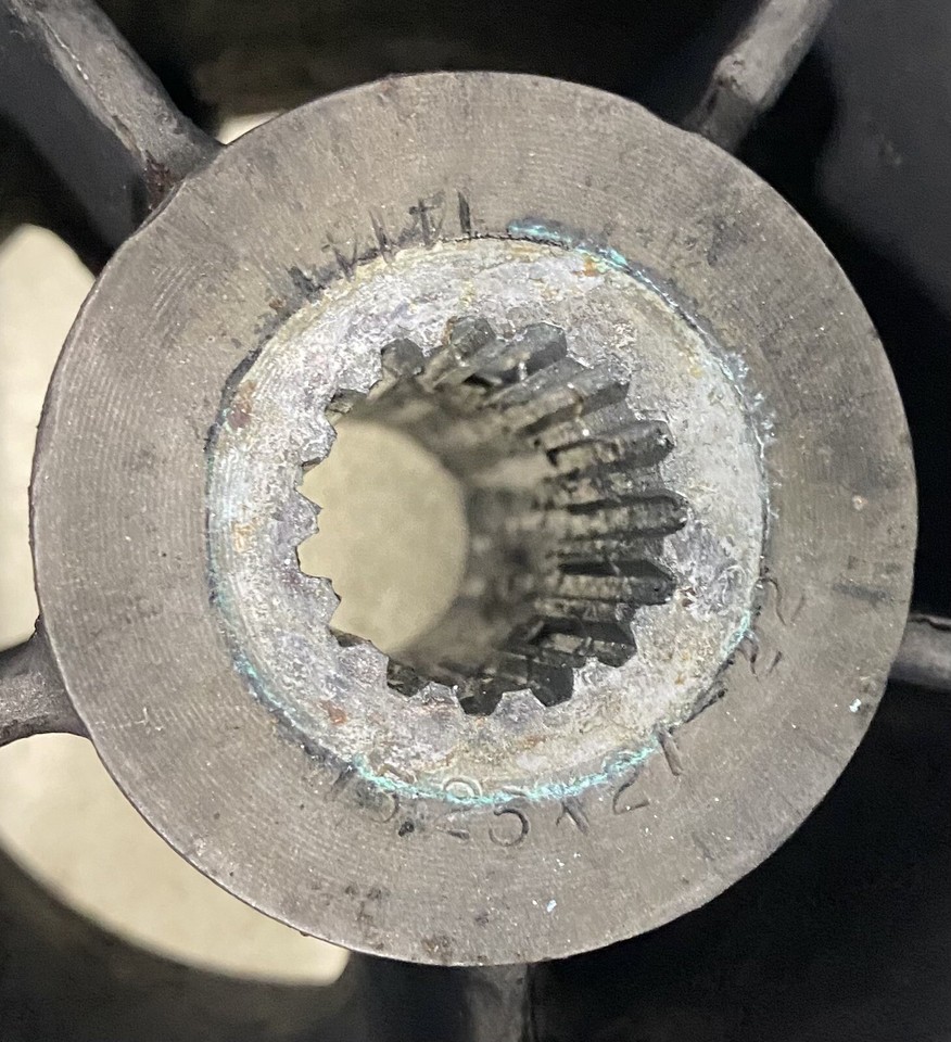 Pair of Hering 4 blade 15.25x21p 22 degree rake 19 spline 1” Shaft | eBay