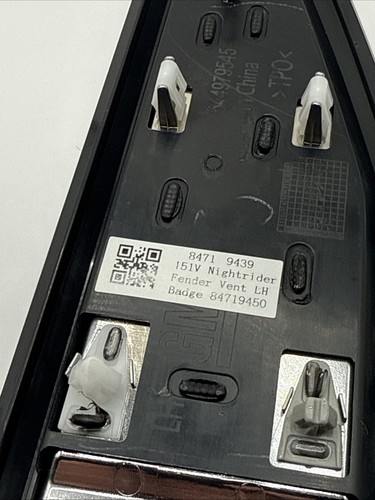 GMC Yukon XL Fender Emblem Badge 84719439 Driver LH OEM 2021 - 2024 NEW ...