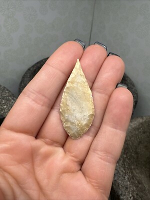 Neolithic & Paleolithic - Neolithic Serrated Blade Arrowheads