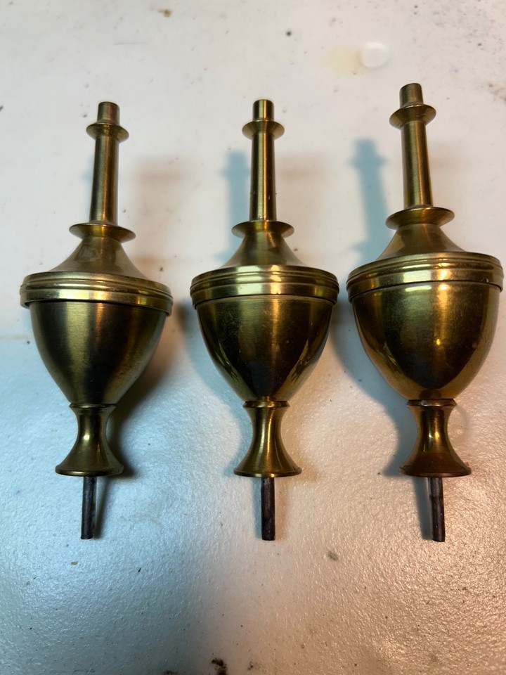 3 PILLER & SCROLL CLOCK BRASS FINIALS, MATCH SET, PLUS 3 OTHER CLOCK ...