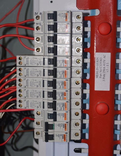 Merlin GERIN Power Distribution Board Ins 250-160a Main Switch 3 Phase ...
