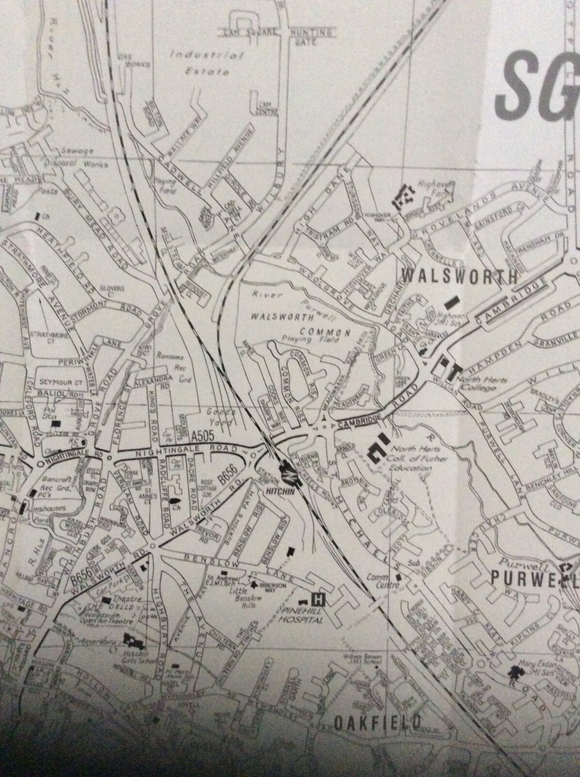 HITCHIN and surrounding rural areas street map black and white fold out ...