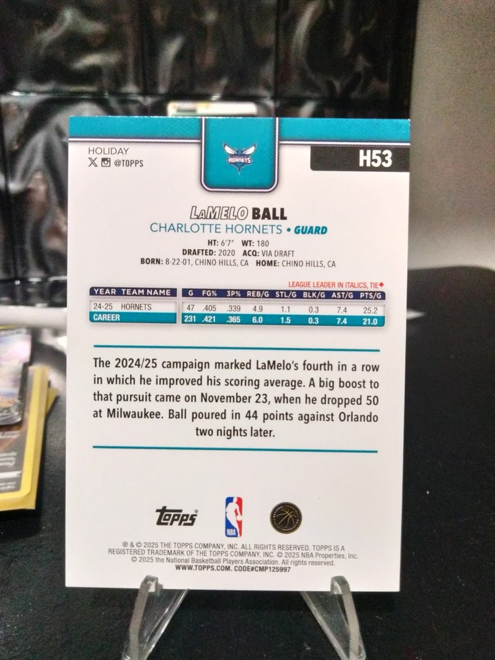 25-26 Topps Holiday G G 1/5 Lamelo Ball Rare and jersey match, first on ...