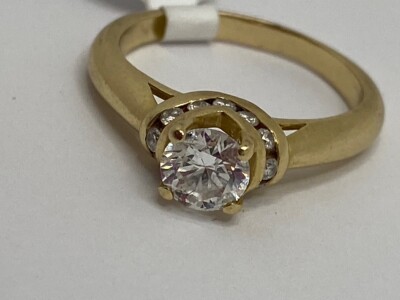 14k Yellow Gold RBC Diamond Ring with RBC Diamond Halo Surround 3.1G ...