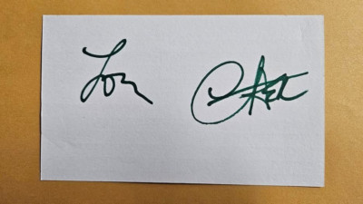 CHER SIGNED 3x5 INDEX CARD AUTOGRAPH | eBay