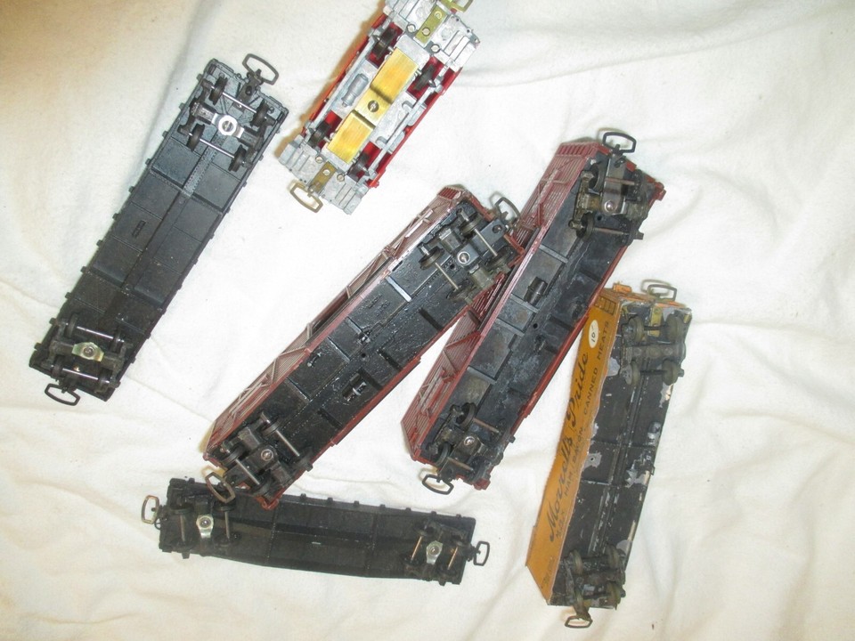 HO Scale Freight Cars with Loop & Hook Couplers for Kitbashing Good ...