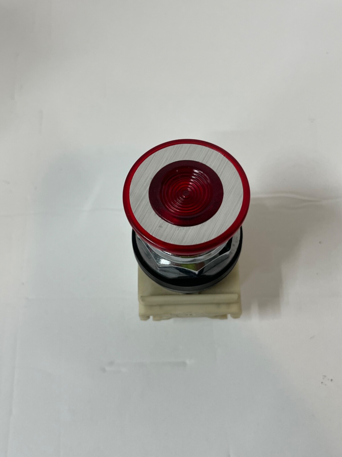 SQUARE D KR9P1R RED MUSHROOM HEAD ILLUM. PUSH/PULL OPERATOR MAINTAINED ...