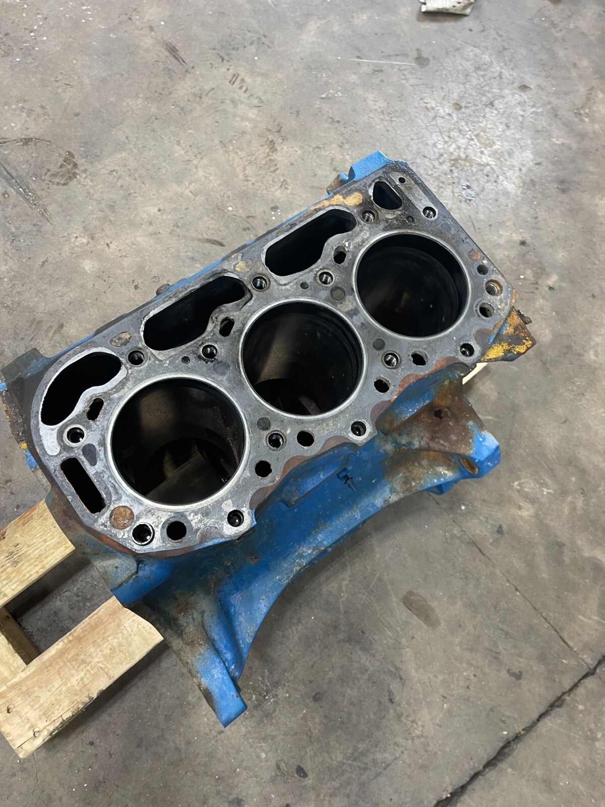 1974 Ford 2000 Tractor Engine Block D0NN6015J | eBay