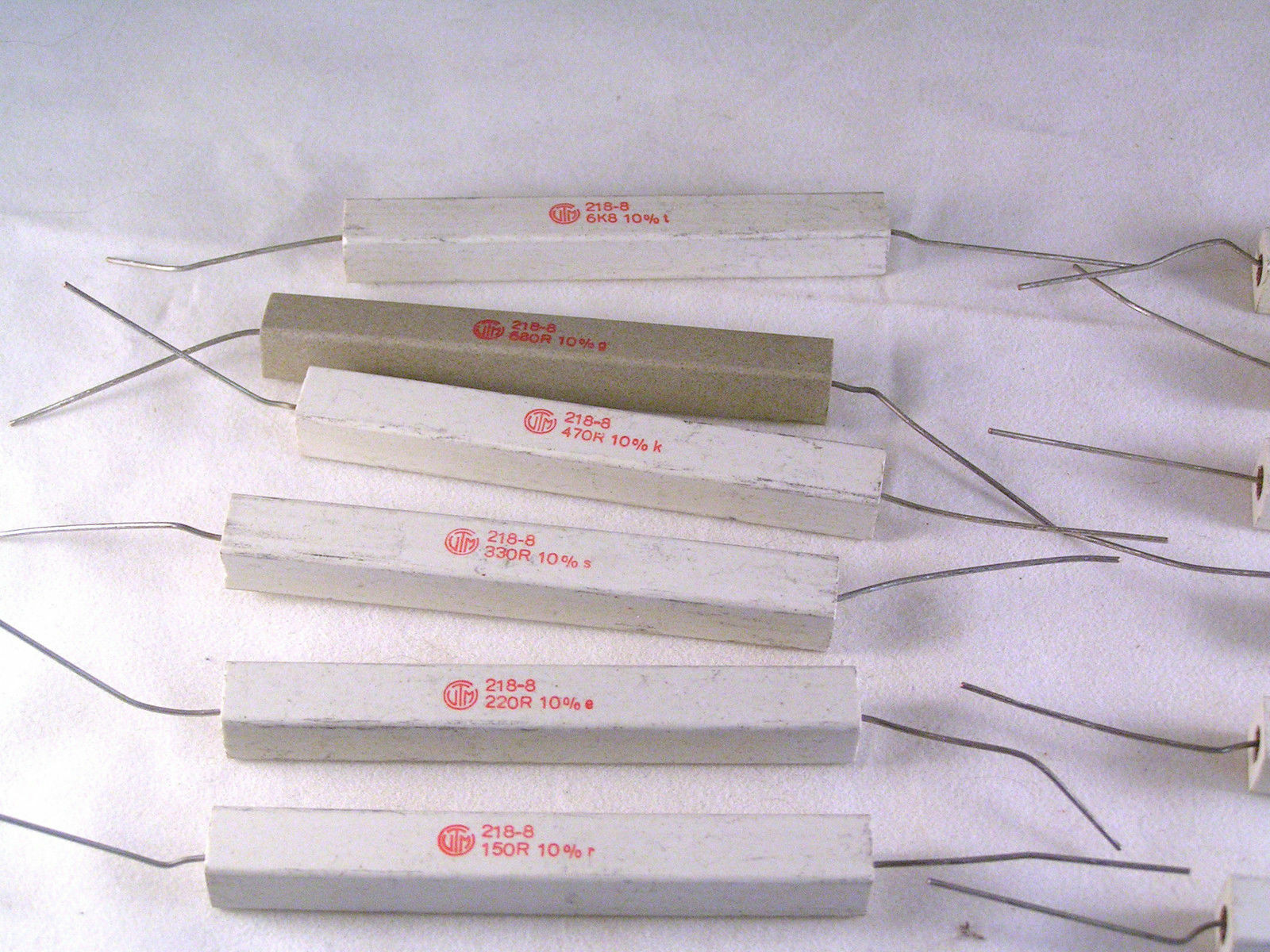 Vitrohm Ceramic Wirewound Resistors 17 Watt 218-8 10% 150R to 68K ...