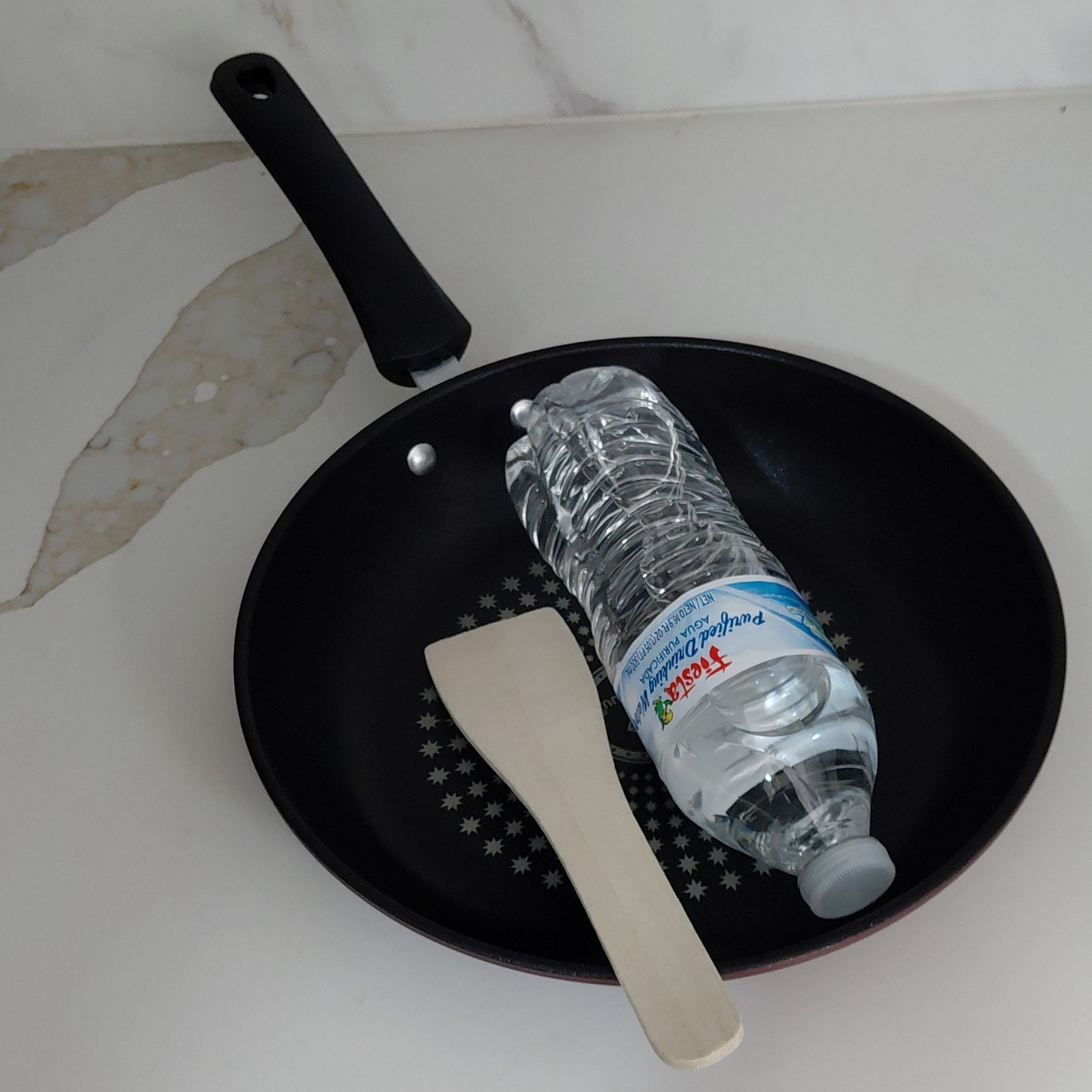 12" Round Non-Stick Metal Frying Pan Skillet Black/Red w/ Spatula 500°F ...