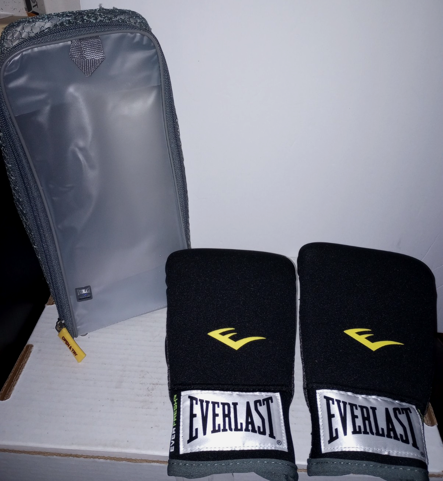 Everlast Heavy Bag Gloves w/ Case - EverCool & EverFresh Technology ...