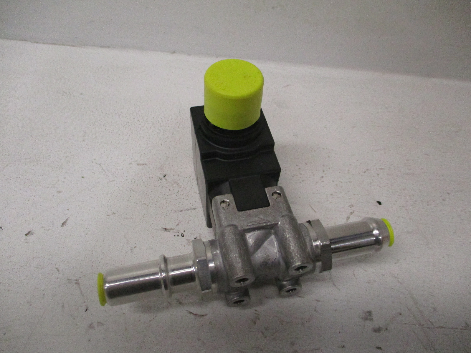 4064184C1 INTERNATIONAL 12V SOLENOID VALVE GENUINE INTERNATIONAL | eBay