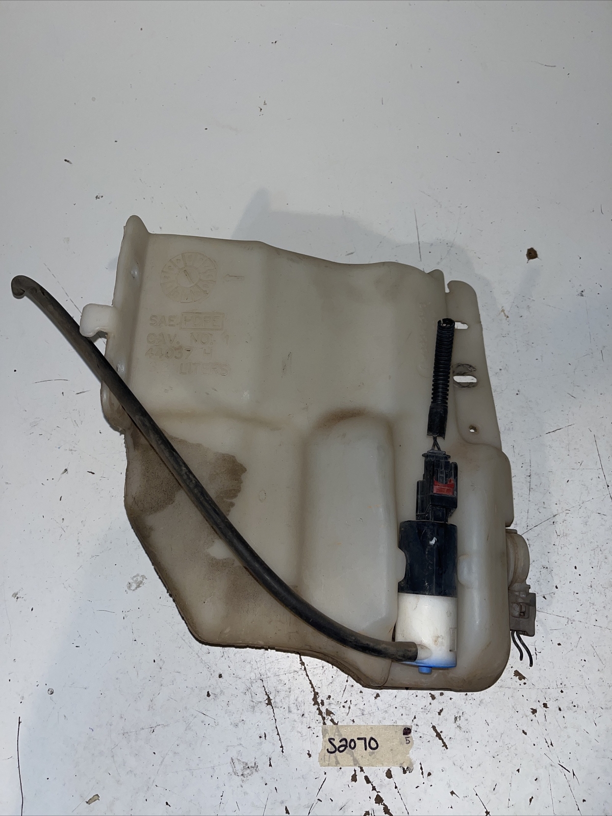 1998+99+00+01+2004+Chrysler+300+M+Windshield+Washer+Fluid+Reservoir ...