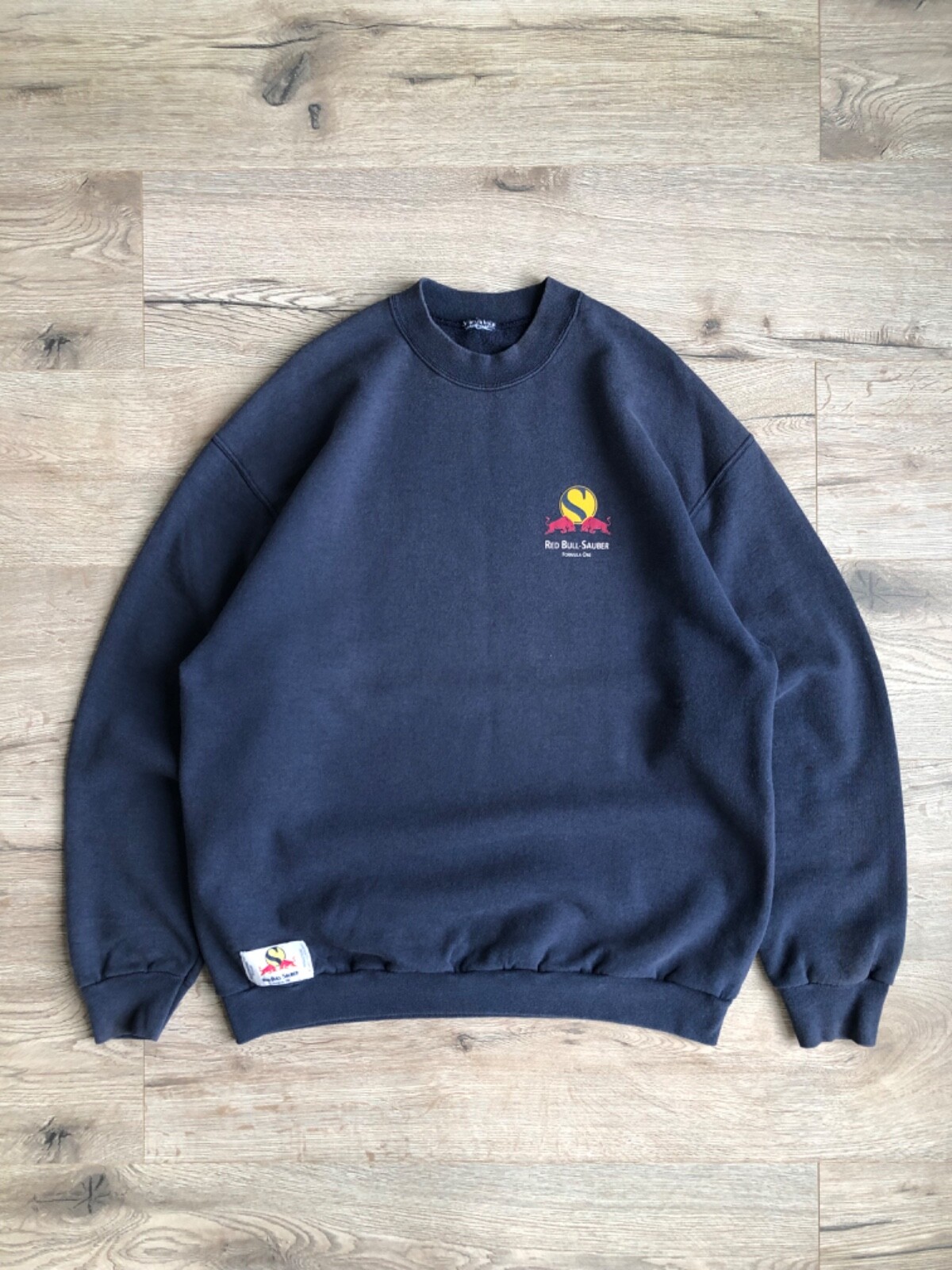 Red Bull Sauber Formula One F1 Racing Sweatshirt Vint… - Gem