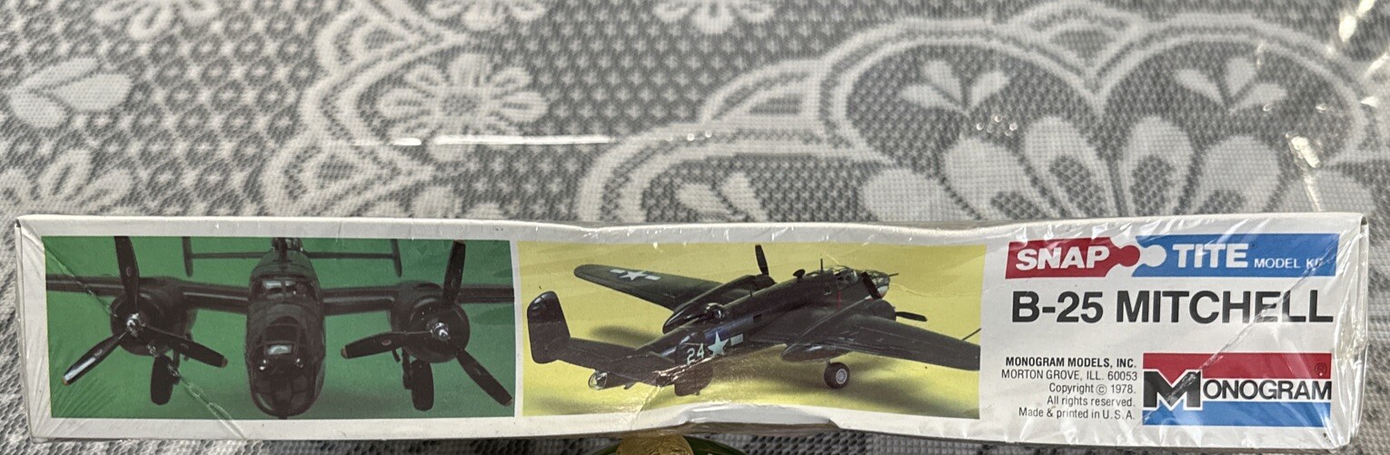 Vintage Monogram B-25 Model Plane Mitchell Plastic Model Kit 1100 Made ...